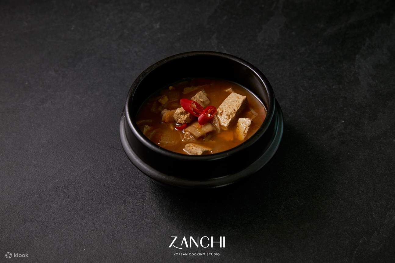 Premium Korean Traditional Feast Cooking Class in Seoul - Klook